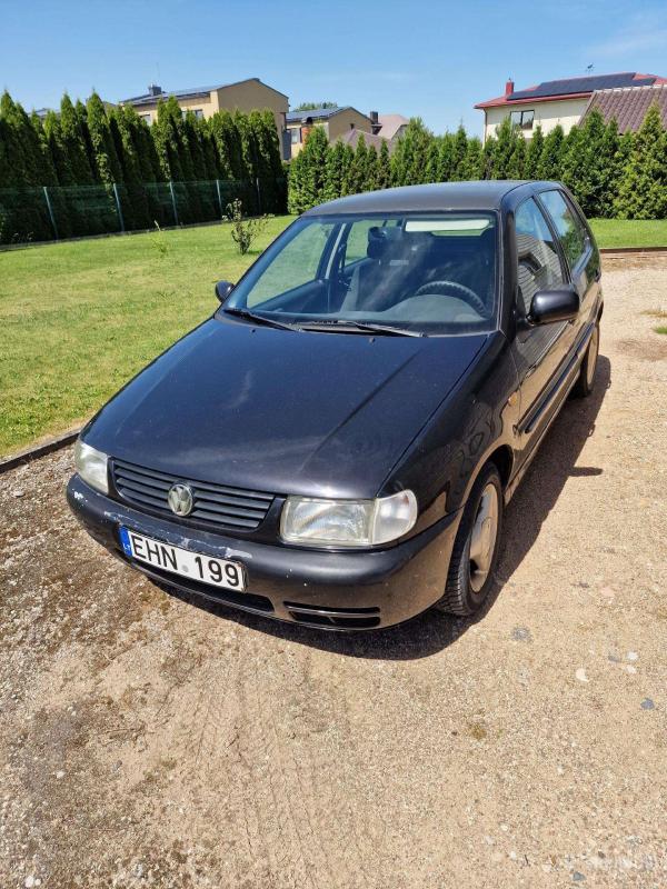 Melns Volkswagen Polo 1999 Kauņa, ar dzinēja tilpumu 1.90 L un nobraukumu 249 tūkst. km par 500 €, foto 1 vietnē AUTOMOTO.COM.LV