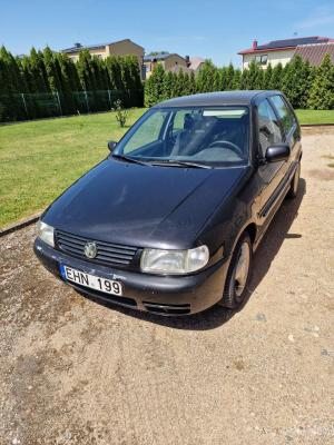 Melns Volkswagen Polo 1999 Kauņa, ar dzinēja tilpumu 1.90 L un nobraukumu 249 tūkst. km par 500 €, foto  vietnē AUTOMOTO.COM.LV