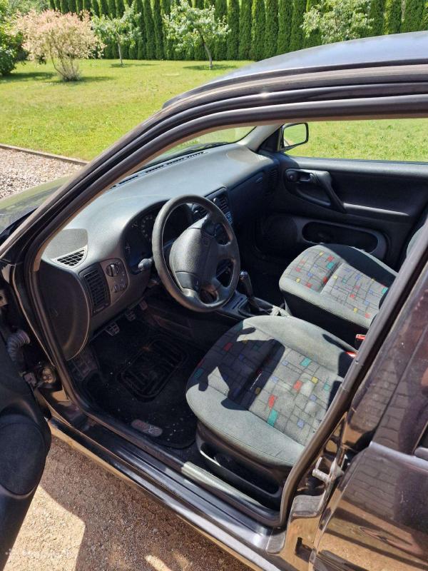 Melns Volkswagen Polo 1999 Kauņa, ar dzinēja tilpumu 1.90 L un nobraukumu 249 tūkst. km par 500 €, foto 5 vietnē AUTOMOTO.COM.LV
