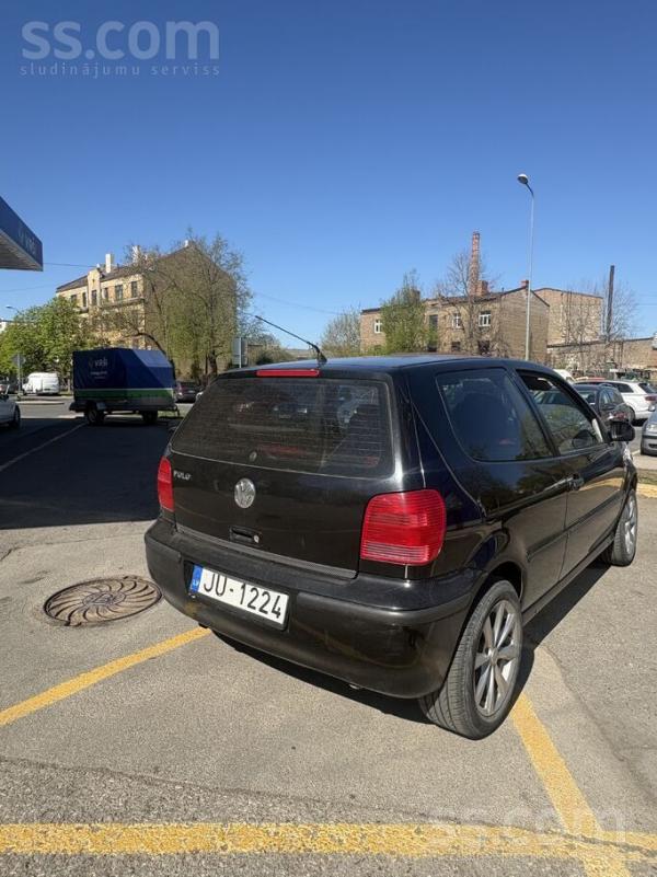 Melns Volkswagen Polo 2000 Rīga, ar dzinēja tilpumu 1.00 L un nobraukumu 292 tūkst. km par 860 €, foto 5 vietnē AUTOMOTO.COM.LV
