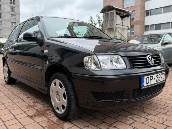 Melns Volkswagen Polo 2001 Rīga, ar dzinēja tilpumu 1.00 L un nobraukumu 0 tūkst. km par 1600 €, foto 1 vietnē AUTOMOTO.COM.LV