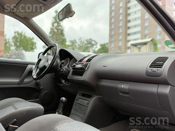 Melns Volkswagen Polo 2001 Rīga, ar dzinēja tilpumu 1.00 L un nobraukumu 0 tūkst. km par 1600 €, foto 8 vietnē AUTOMOTO.COM.LV