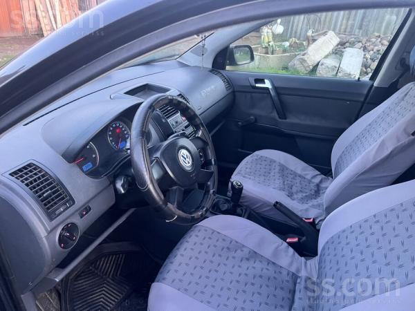 Black Volkswagen Polo 2002 in Kraslava, with an engine capacity of 1.90 L and mileage of 336 thousand km for 730 €, photo 6 on AUTOMOTO.COM.LV