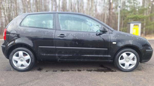 Black Volkswagen Polo 2003 in Kaunas, with an engine capacity of 1.20 L and mileage of 212 thousand km for 999 €, photo 4 on AUTOMOTO.COM.LV