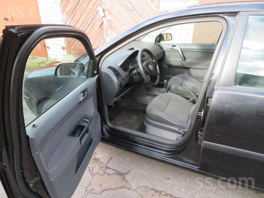 Black Volkswagen Polo 2003 in Riga, with an engine capacity of 1.20 L and mileage of 197 thousand km for 800 €, photo 14 on AUTOMOTO.COM.LV