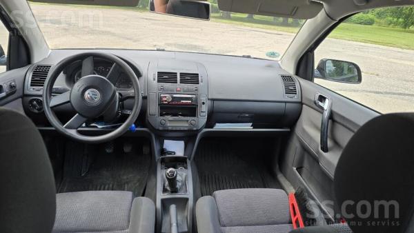 Фольксваген Поло 2003 в Рига на AUTOMOTO.COM.LV Черный Фольксваген Поло 2003 в Рига, объемом двигателя 1.90 л и пробегом 406 тыс. км за 1300 €, фото 6 на AUTOMOTO.COM.LV