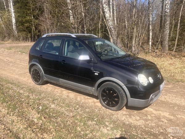 Melns Volkswagen Polo 2004 Širvintos, ar dzinēja tilpumu 1.40 L un nobraukumu 207 tūkst. km par 1700 €, foto 3 vietnē AUTOMOTO.COM.LV