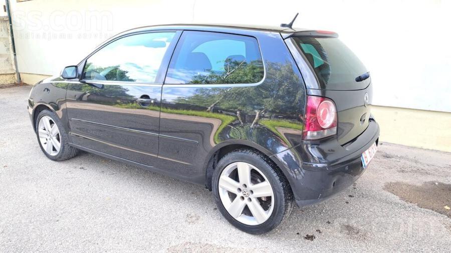 Melns Volkswagen Polo 2005 Ogre, ar dzinēja tilpumu 1.40 L un nobraukumu 250 tūkst. km par 3450 €, foto 3 vietnē AUTOMOTO.COM.LV