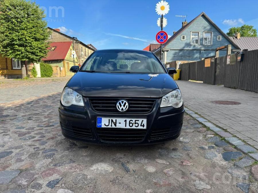 Black Volkswagen Polo 2005 in Jelgava, with an engine capacity of 1.40 L and mileage of 343 thousand km for 1450 €, photo 8 on AUTOMOTO.COM.LV