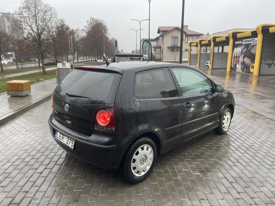 Melns Volkswagen Polo 2005 Kauņa, ar dzinēja tilpumu 1.20 L un nobraukumu 231 tūkst. km par 1250 €, foto 3 vietnē AUTOMOTO.COM.LV