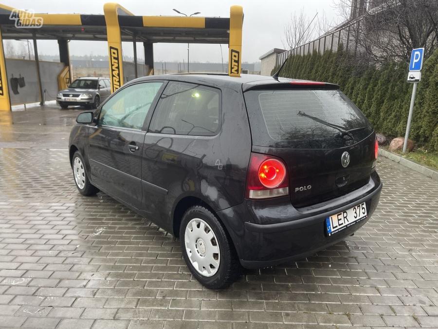 Melns Volkswagen Polo 2005 Kauņa, ar dzinēja tilpumu 1.20 L un nobraukumu 231 tūkst. km par 1250 €, foto 4 vietnē AUTOMOTO.COM.LV