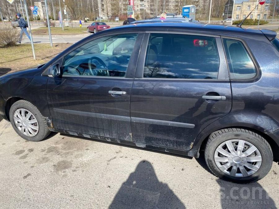 Черный Фольксваген Поло 2005 в Рига, объемом двигателя 1.20 л и пробегом 259 тыс. км за 1100 €, фото 4 на AUTOMOTO.COM.LV