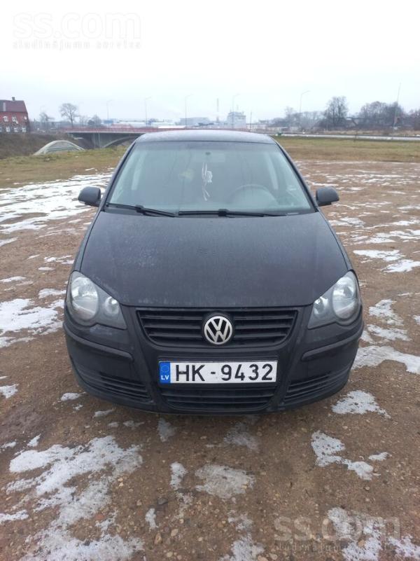 Black Volkswagen Polo 2005 in Riga, with an engine capacity of 1.40 L and mileage of 140 thousand km for 1200 €, photo 1 on AUTOMOTO.COM.LV
