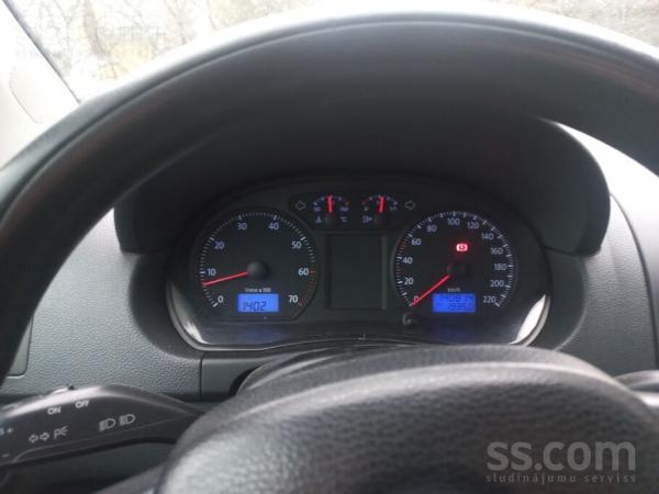 Black Volkswagen Polo 2005 in Riga, with an engine capacity of 1.40 L and mileage of 140 thousand km for 1200 €, photo 6 on AUTOMOTO.COM.LV