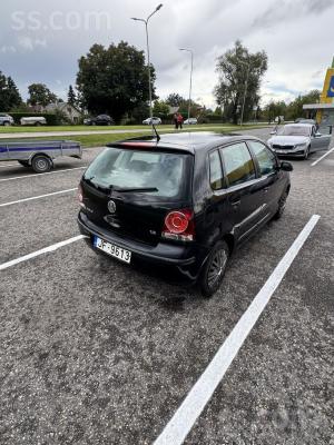 Black Volkswagen Polo 2006 in Riga, with an engine capacity of 1.20 L and mileage of 167 thousand km for 1300 €, photo 4 on AUTOMOTO.COM.LV