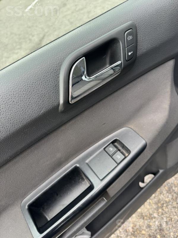 Melns Volkswagen Polo 2006 Rīga, ar dzinēja tilpumu 1.20 L un nobraukumu 167 tūkst. km par 1300 €, foto 8 vietnē AUTOMOTO.COM.LV