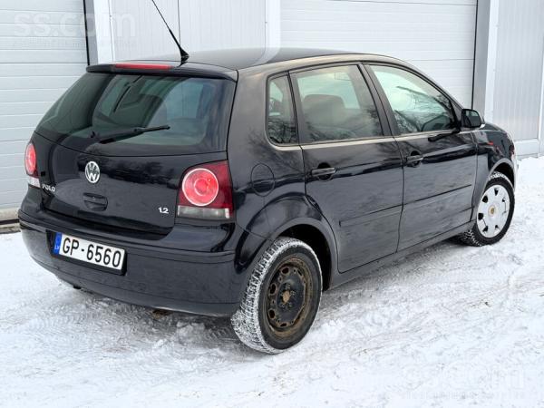 Black Volkswagen Polo 2007 in Riga, with an engine capacity of 1.20 L and mileage of 217 thousand km for 1900 €, photo 4 on AUTOMOTO.COM.LV