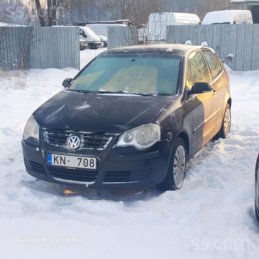 Black Volkswagen Polo 2007 in Riga, with an engine capacity of 1.40 L and mileage of 341 thousand km for 900 €, photo 1 on AUTOMOTO.COM.LV