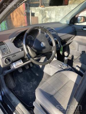 Black Volkswagen Polo 2007 in Riga, with an engine capacity of 1.40 L and mileage of 271 thousand km for 1600 €, photo 6 on AUTOMOTO.COM.LV