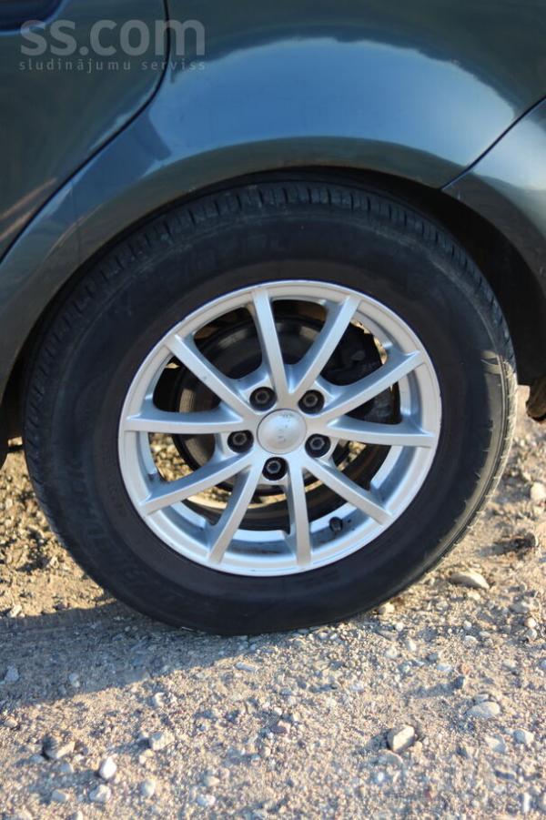 Melns Volkswagen Polo 2007 Daugavpils, ar dzinēja tilpumu 1.40 L un nobraukumu 207 tūkst. km par 1500 €, foto 8 vietnē AUTOMOTO.COM.LV