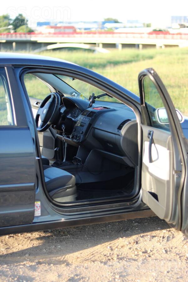 Melns Volkswagen Polo 2007 Daugavpils, ar dzinēja tilpumu 1.40 L un nobraukumu 207 tūkst. km par 1500 €, foto 9 vietnē AUTOMOTO.COM.LV