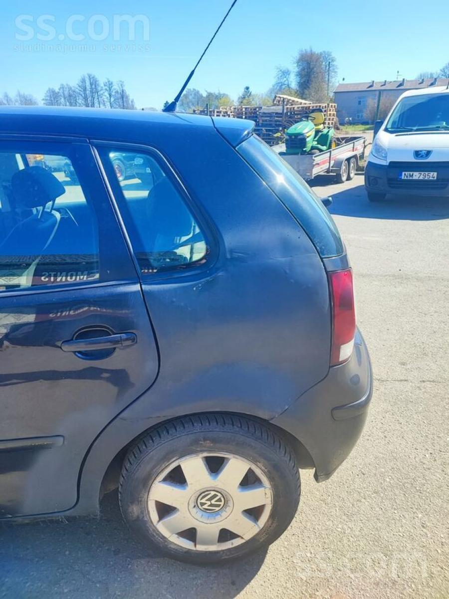 Black Volkswagen Polo 2007 in Tukums, with an engine capacity of 1.40 L and mileage of 222 thousand km for 800 €, photo 7 on AUTOMOTO.COM.LV
