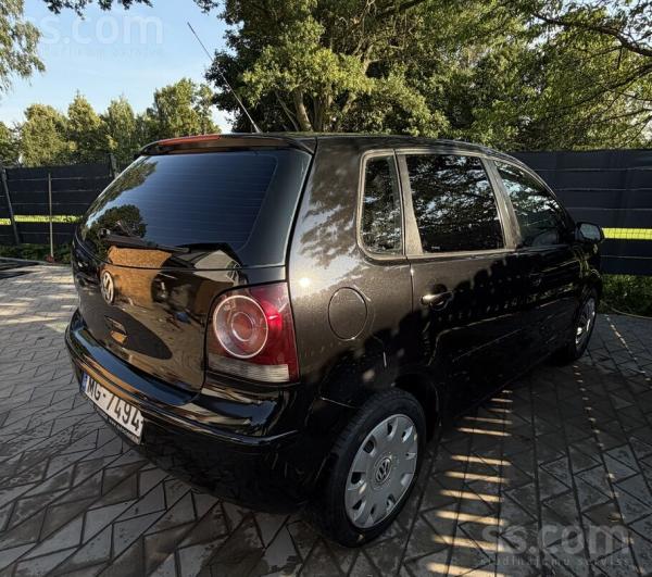 Black Volkswagen Polo 2007 in Riga, with an engine capacity of 1.40 L and mileage of 226 thousand km for 1400 €, photo 4 on AUTOMOTO.COM.LV