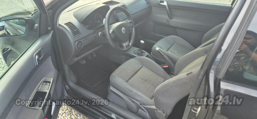 Black Volkswagen Polo 2007 in Tallinn, with an engine capacity of 1.20 L and mileage of 132 thousand km for 1200 €, photo 8 on AUTOMOTO.COM.LV
