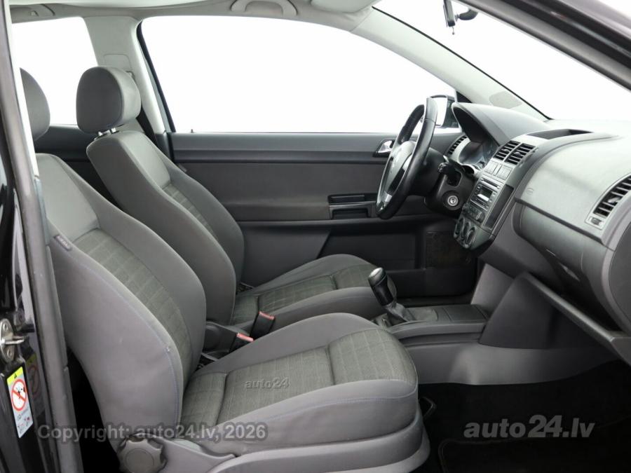Black Volkswagen Polo 2007 in Tallinn, with an engine capacity of 1.20 L and mileage of 132 thousand km for 1199 €, photo 7 on AUTOMOTO.COM.LV