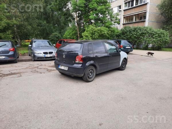 Black Volkswagen Polo 2008 in Riga, with an engine capacity of 1.40 L and mileage of 342 thousand km for 750 €, photo 2 on AUTOMOTO.COM.LV