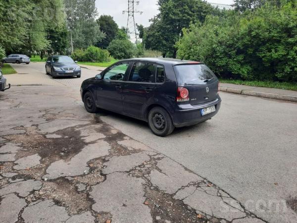 Black Volkswagen Polo 2008 in Riga, with an engine capacity of 1.40 L and mileage of 342 thousand km for 750 €, photo 3 on AUTOMOTO.COM.LV