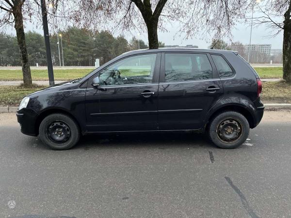 Black Volkswagen Polo 2008 in Vilnius, with an engine capacity of 1.42 L and mileage of 230 thousand km for 1750 €, photo 2 on AUTOMOTO.COM.LV