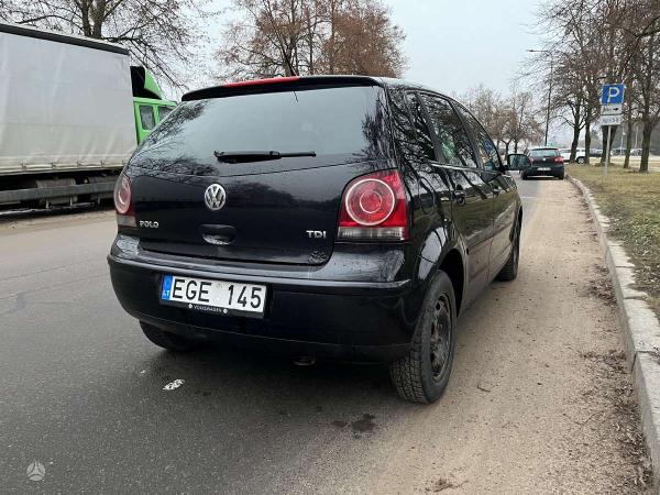 Black Volkswagen Polo 2008 in Vilnius, with an engine capacity of 1.42 L and mileage of 230 thousand km for 1750 €, photo 5 on AUTOMOTO.COM.LV