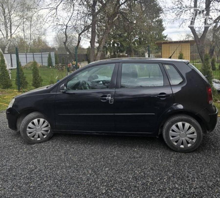 Black Volkswagen Polo 2008 in Vilnius, with an engine capacity of 1.40 L and mileage of 211 thousand km for 1350 €, photo 4 on AUTOMOTO.COM.LV