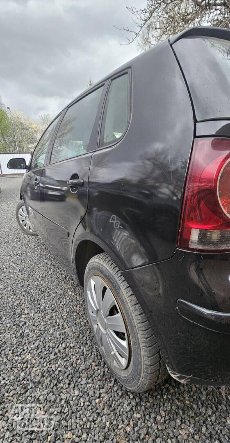 Black Volkswagen Polo 2008 in Vilnius, with an engine capacity of 1.40 L and mileage of 211 thousand km for 1350 €, photo 8 on AUTOMOTO.COM.LV