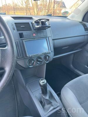 Melns Volkswagen Polo 2008 Jēkabpils, ar dzinēja tilpumu 1.40 L un nobraukumu 188 tūkst. km par 2850 €, foto 4 vietnē AUTOMOTO.COM.LV