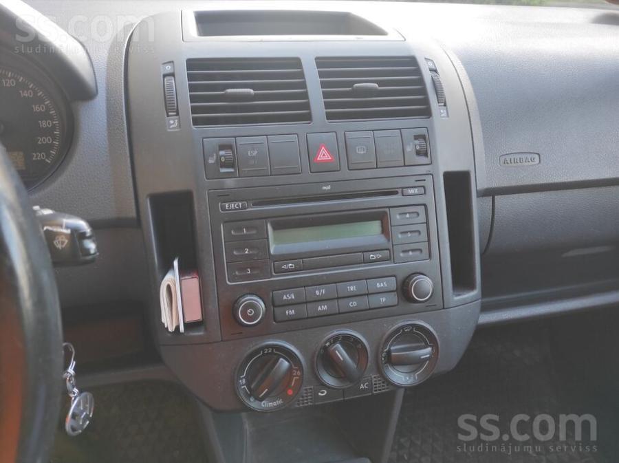Black Volkswagen Polo 2008 in Jekabpils, with an engine capacity of 1.20 L and mileage of 219 thousand km for 2400 €, photo 8 on AUTOMOTO.COM.LV