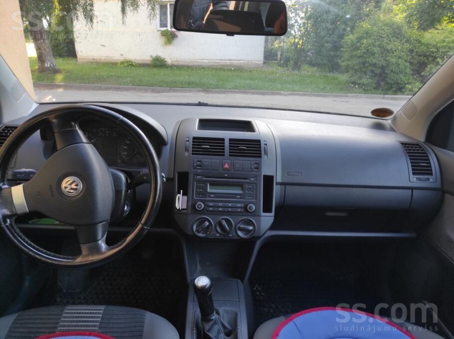 Black Volkswagen Polo 2008 in Jekabpils, with an engine capacity of 1.20 L and mileage of 219 thousand km for 2400 €, photo 10 on AUTOMOTO.COM.LV