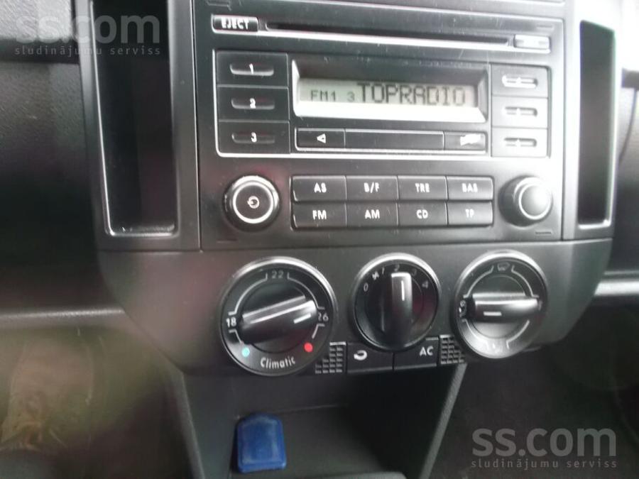 Black Volkswagen Polo 2009 in Daugavpils, with an engine capacity of 1.20 L and mileage of 287 thousand km for 1350 €, photo 22 on AUTOMOTO.COM.LV