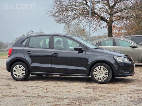 Black Volkswagen Polo 2009 in Liepaja, with an engine capacity of 1.60 L and mileage of 236 thousand km for 3500 €, photo 6 on AUTOMOTO.COM.LV