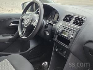 Black Volkswagen Polo 2009 in Liepaja, with an engine capacity of 1.60 L and mileage of 236 thousand km for 3500 €, photo 13 on AUTOMOTO.COM.LV