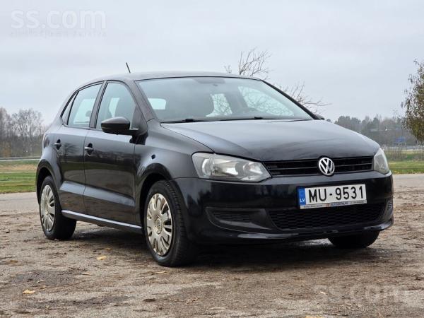 Black Volkswagen Polo 2009 in Liepaja, with an engine capacity of 1.60 L and mileage of 236 thousand km for 3750 €, photo 4 on AUTOMOTO.COM.LV