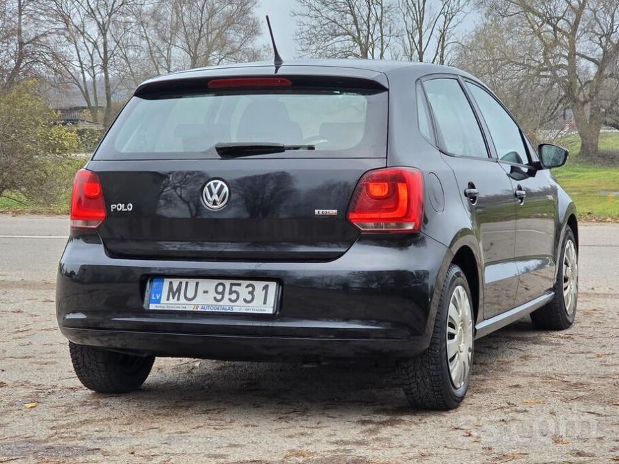 Melns Volkswagen Polo 2009 Liepāja, ar dzinēja tilpumu 1.60 L un nobraukumu 236 tūkst. km par 3750 €, foto 7 vietnē AUTOMOTO.COM.LV