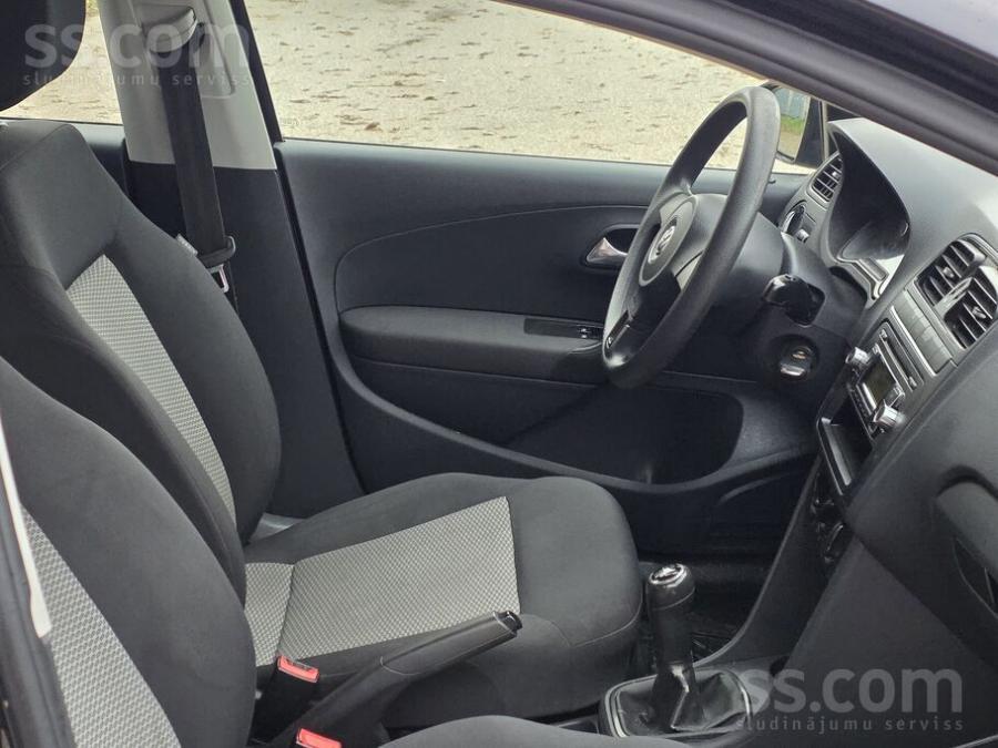 Melns Volkswagen Polo 2009 Liepāja, ar dzinēja tilpumu 1.60 L un nobraukumu 236 tūkst. km par 3750 €, foto 12 vietnē AUTOMOTO.COM.LV