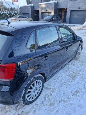 Black Volkswagen Polo 2009 in Kaunas, with an engine capacity of 1.20 L and mileage of 215 thousand km for 2400 €, photo 2 on AUTOMOTO.COM.LV