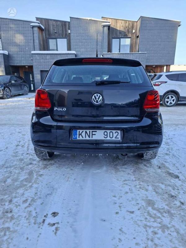 Black Volkswagen Polo 2009 in Kaunas, with an engine capacity of 1.20 L and mileage of 215 thousand km for 2400 €, photo 4 on AUTOMOTO.COM.LV