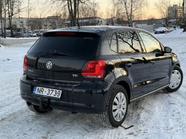 Black Volkswagen Polo 2009 in Riga, with an engine capacity of 1.60 L and mileage of 234 thousand km for 3200 €, photo 4 on AUTOMOTO.COM.LV