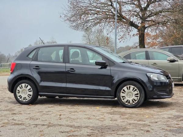Black Volkswagen Polo 2009 in Grobiņa, with an engine capacity of 1.60 L and mileage of 236 thousand km for 3750 €, photo 6 on AUTOMOTO.COM.LV