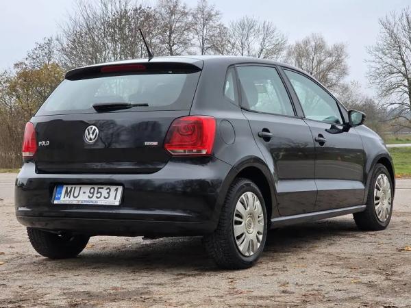 Black Volkswagen Polo 2009 in Grobiņa, with an engine capacity of 1.60 L and mileage of 236 thousand km for 3750 €, photo 8 on AUTOMOTO.COM.LV