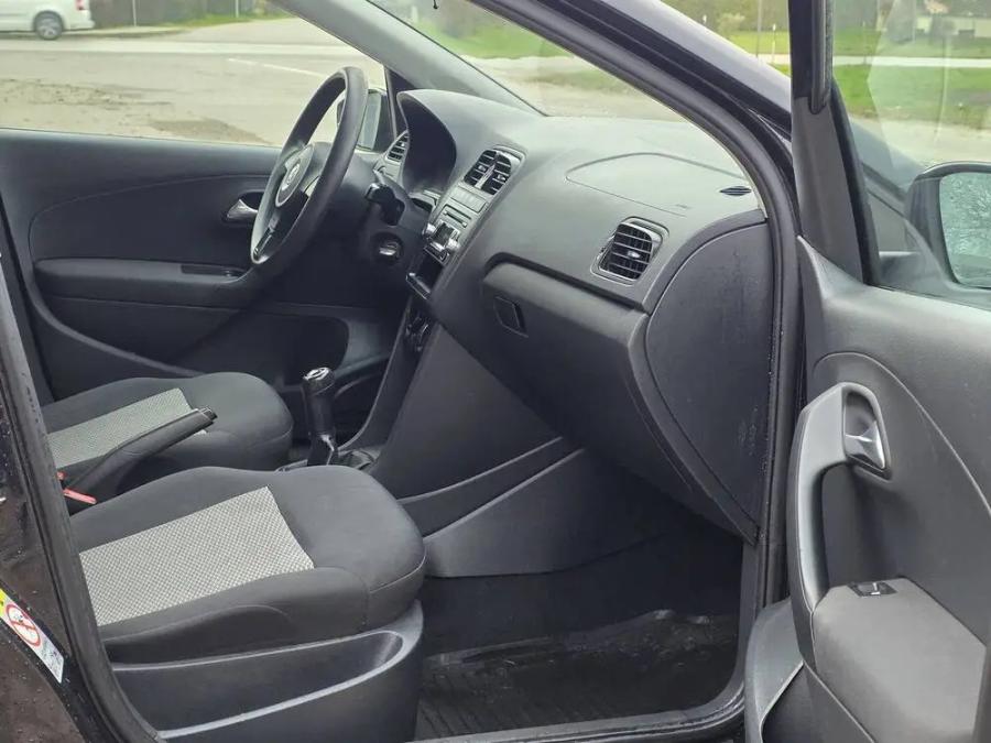Melns Volkswagen Polo 2009 Grobiņa, ar dzinēja tilpumu 1.60 L un nobraukumu 236 tūkst. km par 3750 €, foto 12 vietnē AUTOMOTO.COM.LV